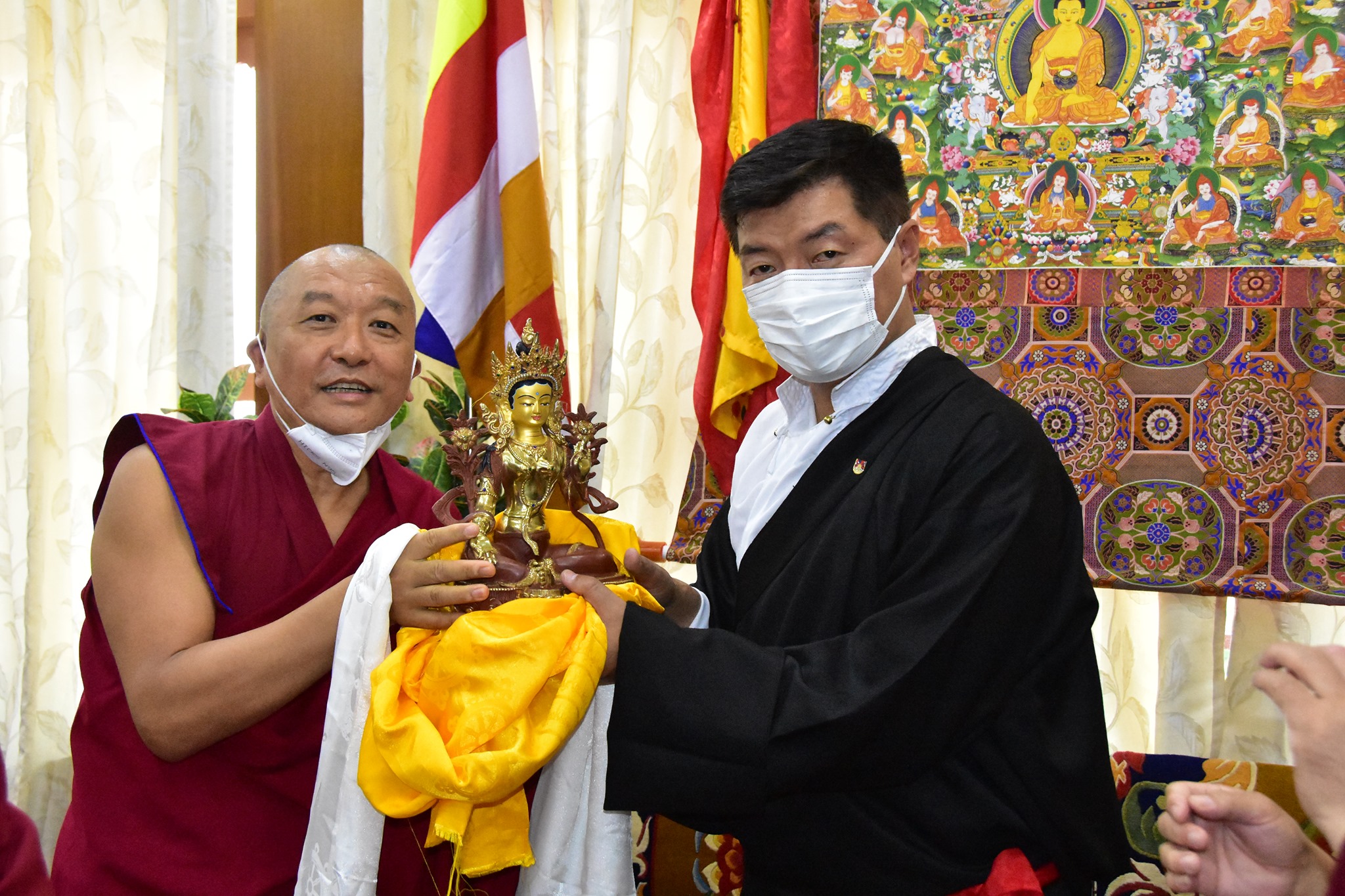 འཕྲིན་གསར། - Serajeyrigzodchenmo